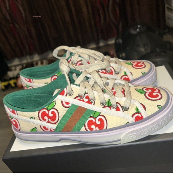 Gucci | Shoes | Size 8 Gucci Tennis 977 Gg Apple Print W | Poshmark